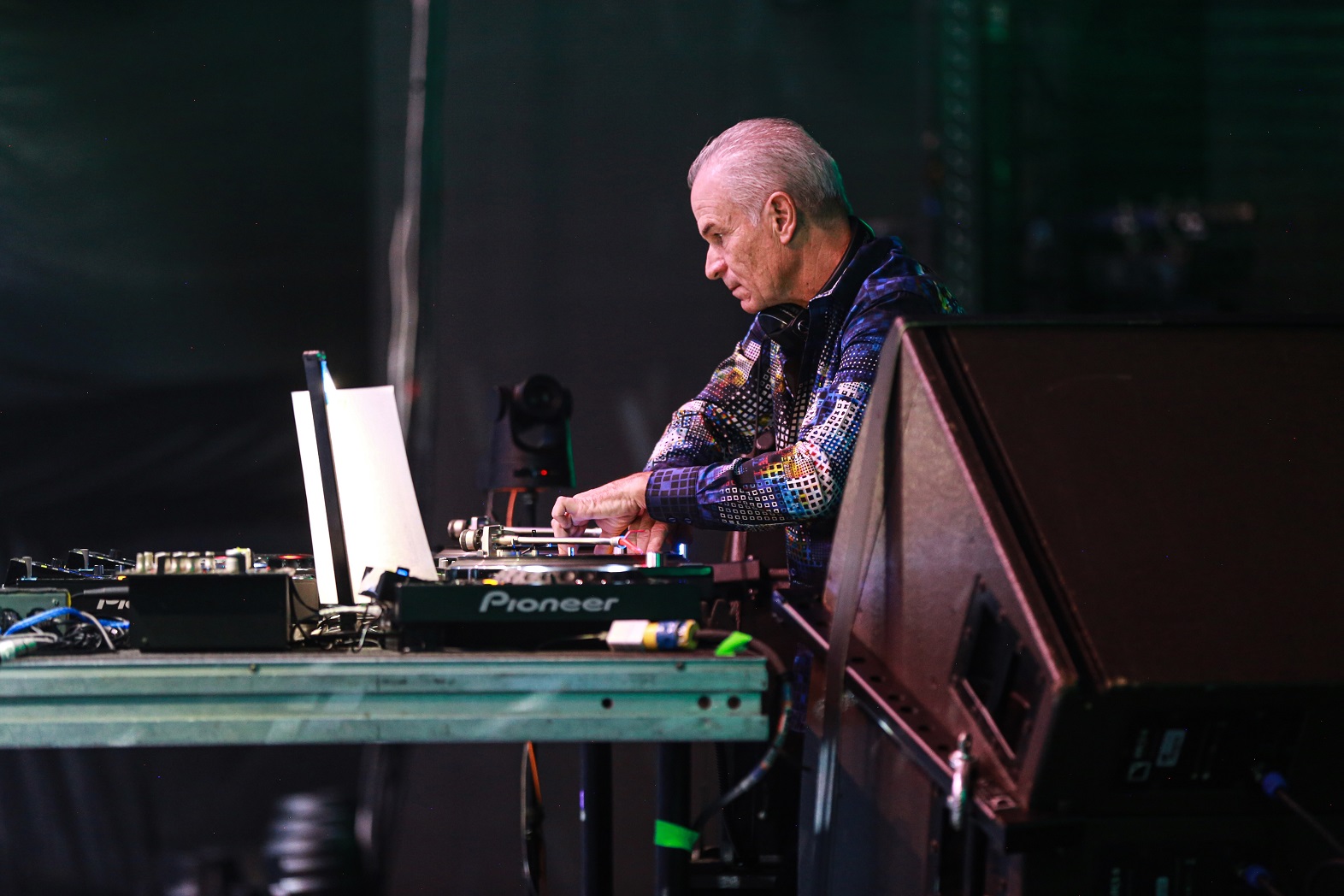 PATRICK MILLER celebra cuatro décadas de historia en el PEPSI CENTER de ...